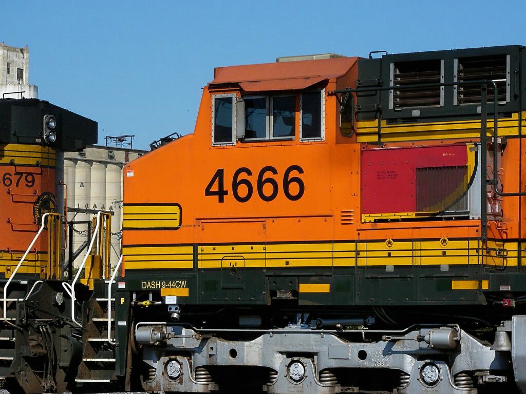 BNSF 4666